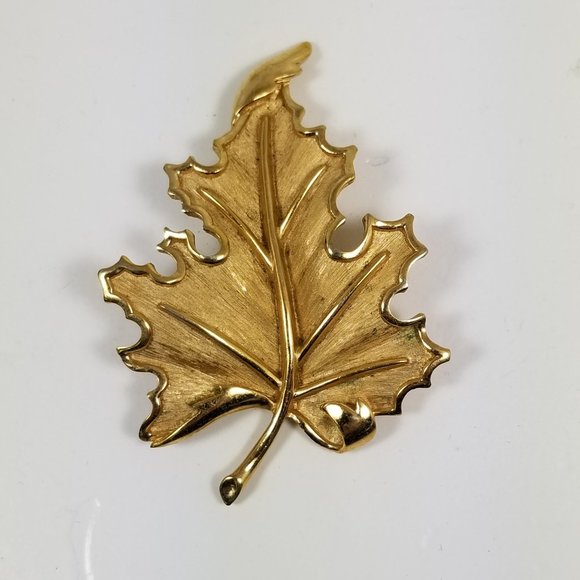 Trifari | Jewelry | Trifari Maple Leaf Broach Gold Tone Vintage | Poshmark